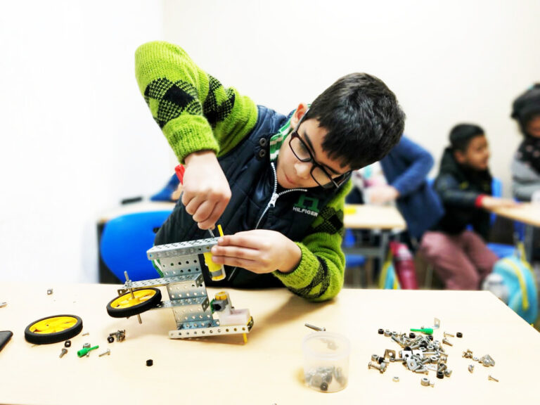 STEM ROBOTICS Coding AI Lab AR & VR Lab SOLUTION FOR YOUR SCHOOL