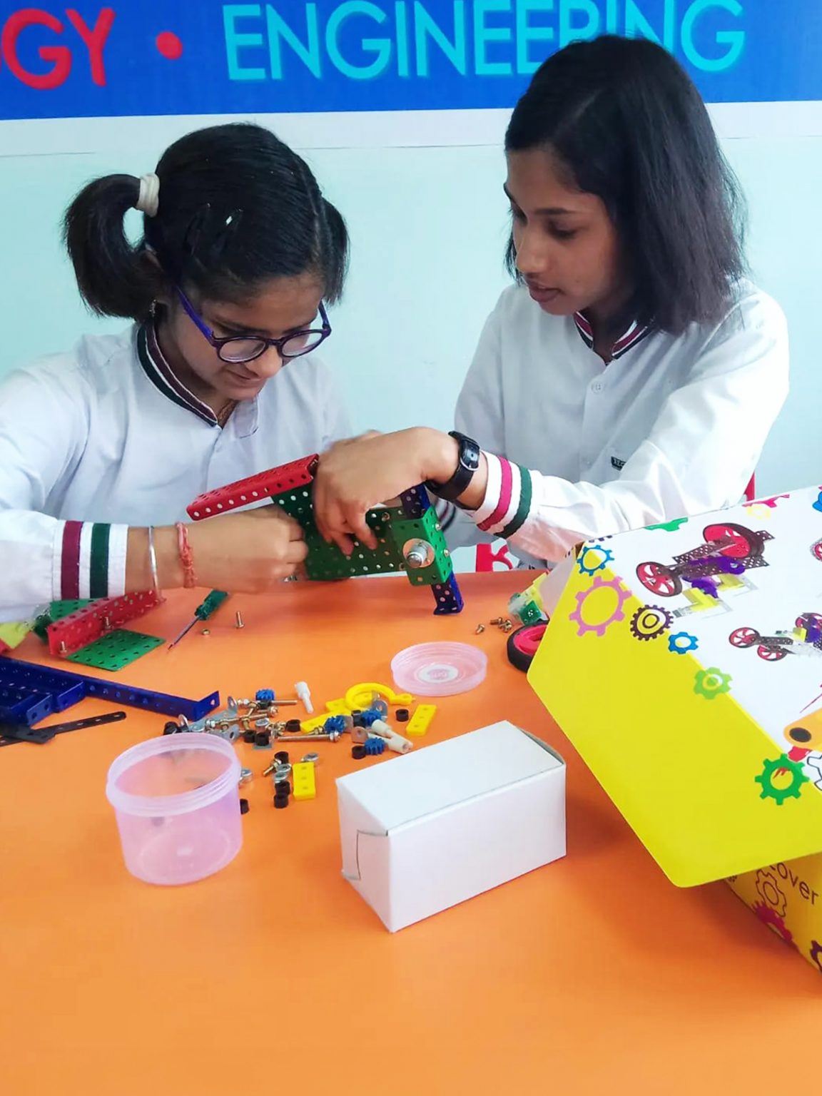 Robotics Lab for School, STEM Lab, AI & Robotics Lab, Robotics and AI ...